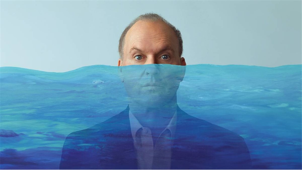 [CRÍTICA] PAI DO ANO (2025): Michael Keaton ilunima uma comédia ...